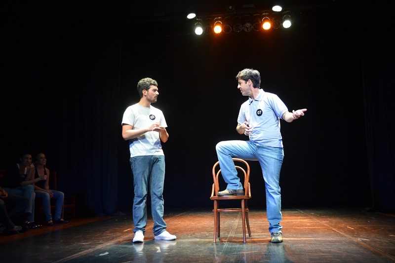 Noite de improvisação no palco do Guairinha – BRASIL fashion NEWS