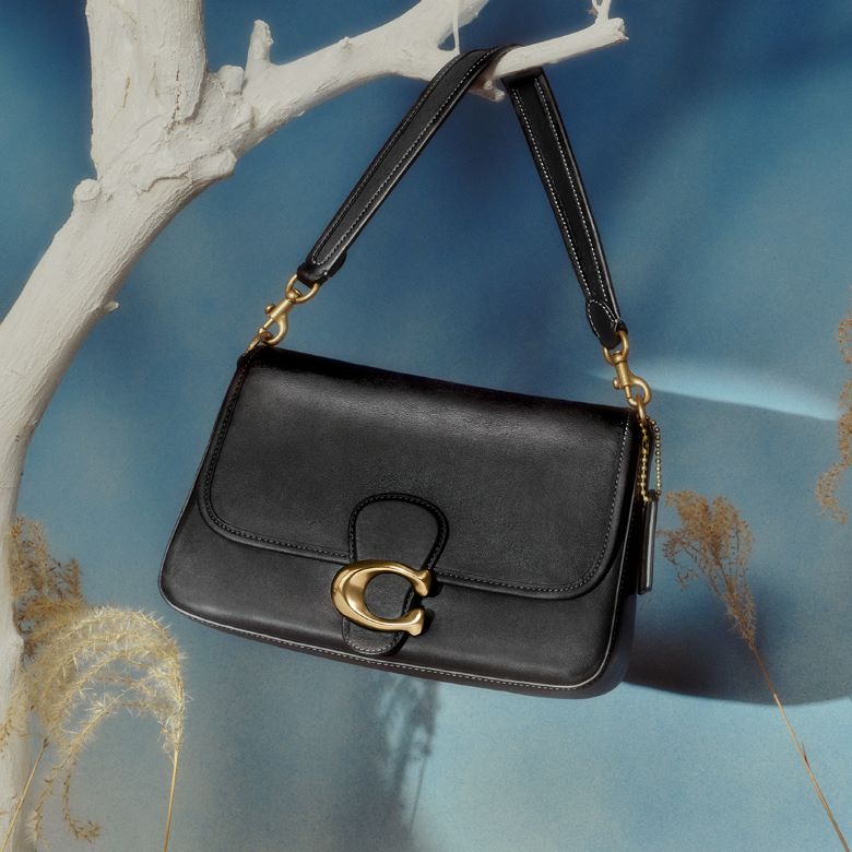 Coach apresenta campanha “In My Tabby” – BRASIL fashion NEWS